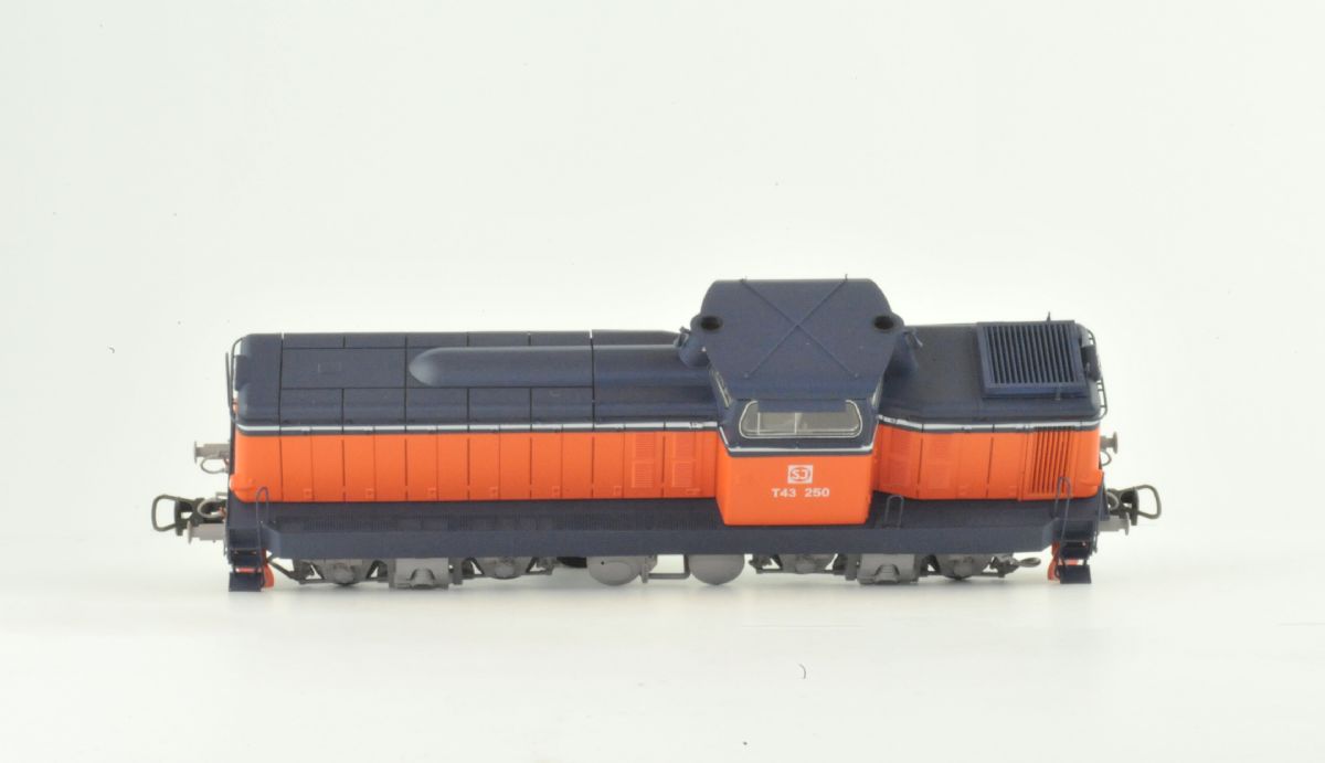 Diesellok T43 orange blå, Jeco i Diesellok T43 nya