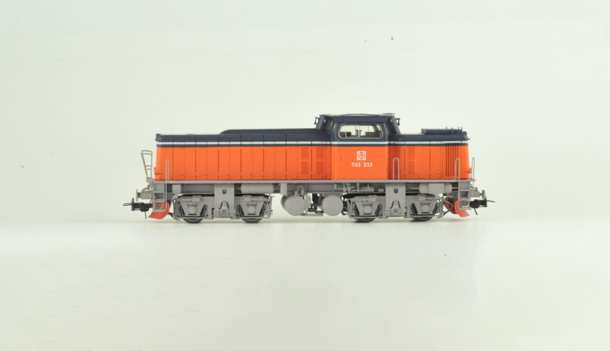 Diesellok T43 orange blå, Jeco i Diesellok T43 nya