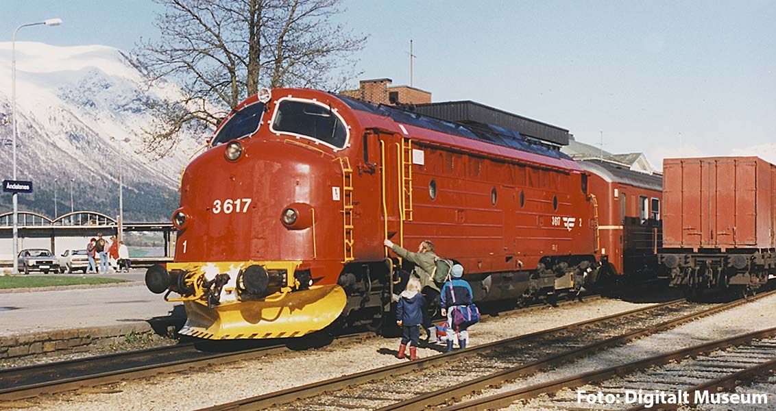 NSB Di3 617 Modern, NMJ i Lok NSB